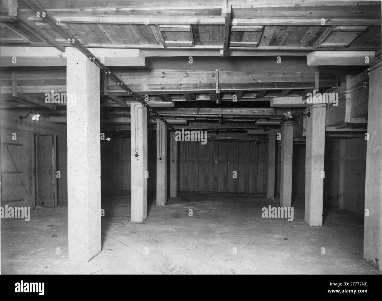 Freezing room Black and White Stock Photos & Images - Alamy