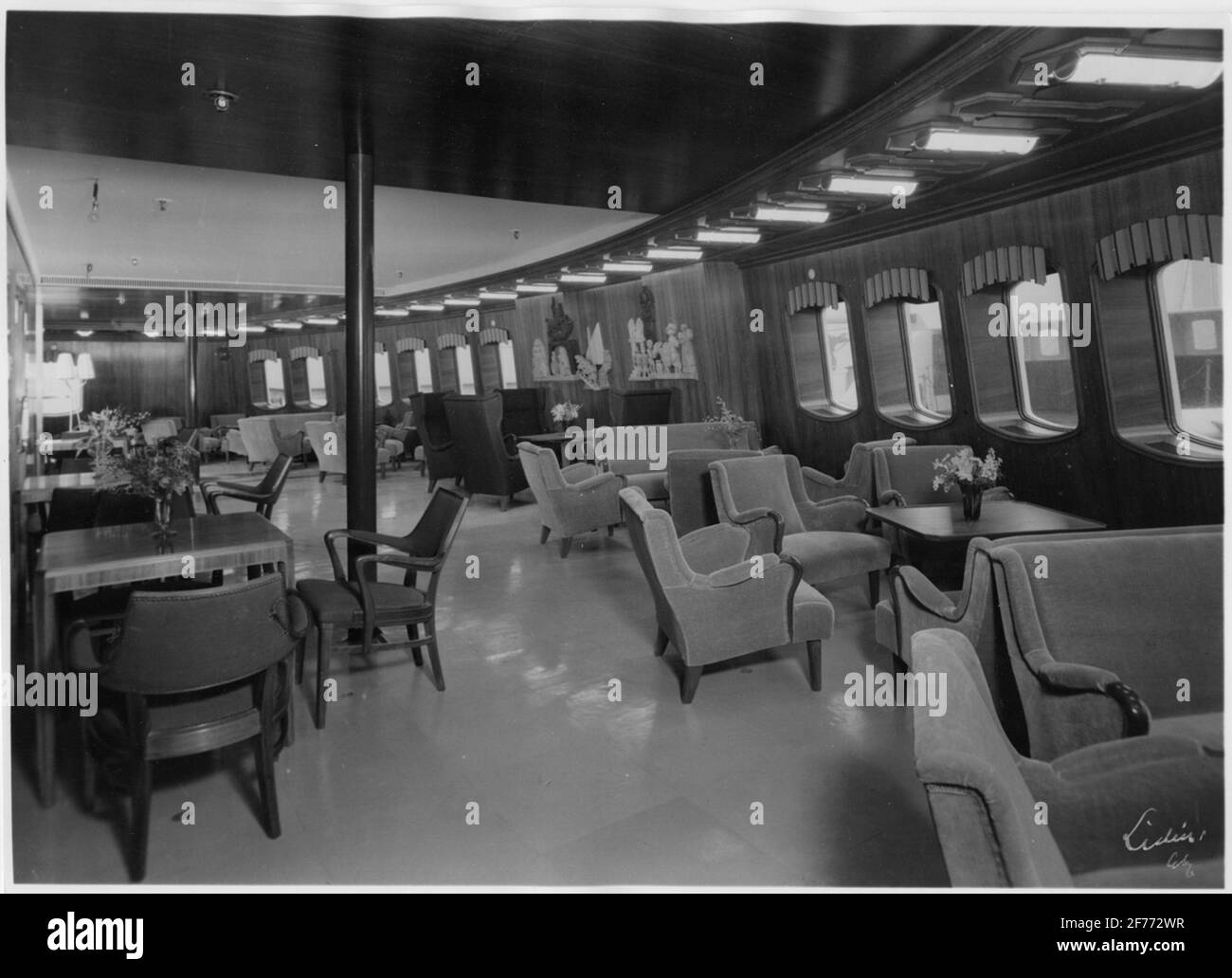 611 白衣観音図 Black and White Stock Photos & Images - Alamy