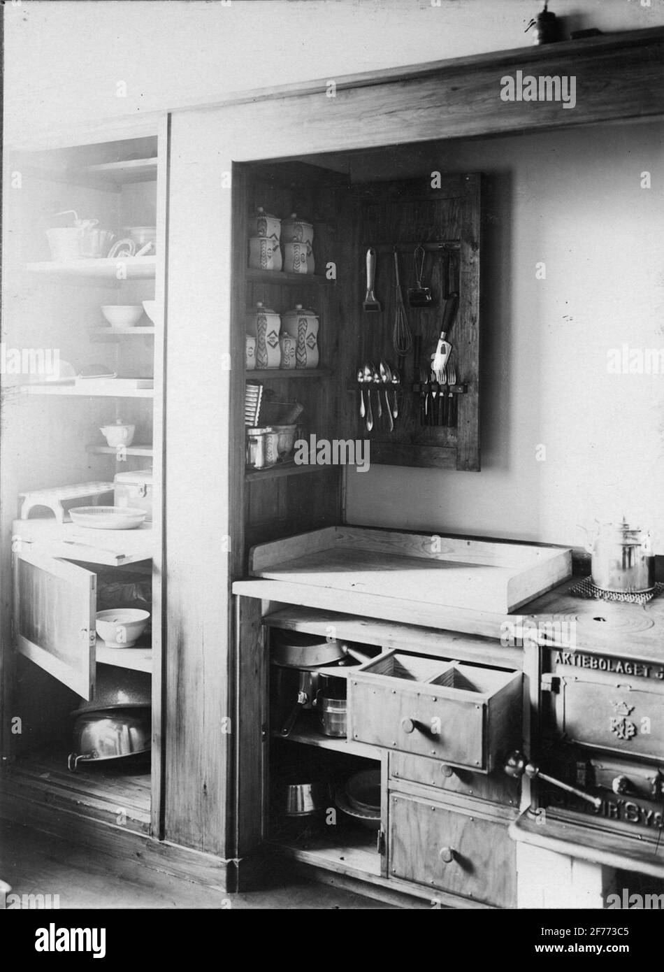Building and Bo Exhibition at Liljevalchs 1922. Kitchen interior Stock ...