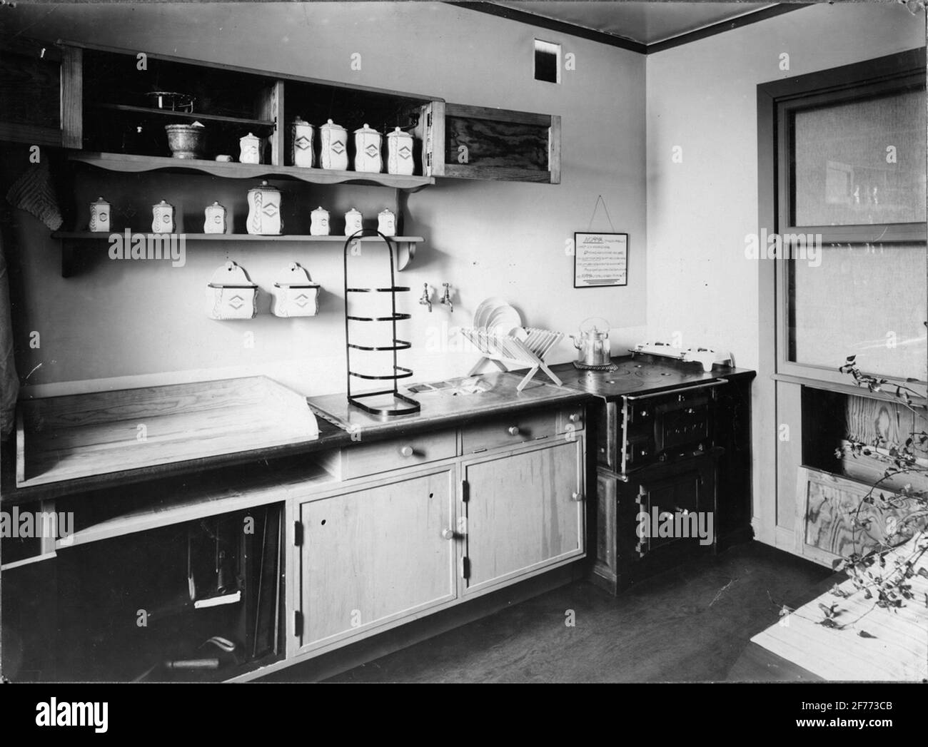 Building and Bo Exhibition at Liljevalchs 1922. Kitchen interior Stock ...