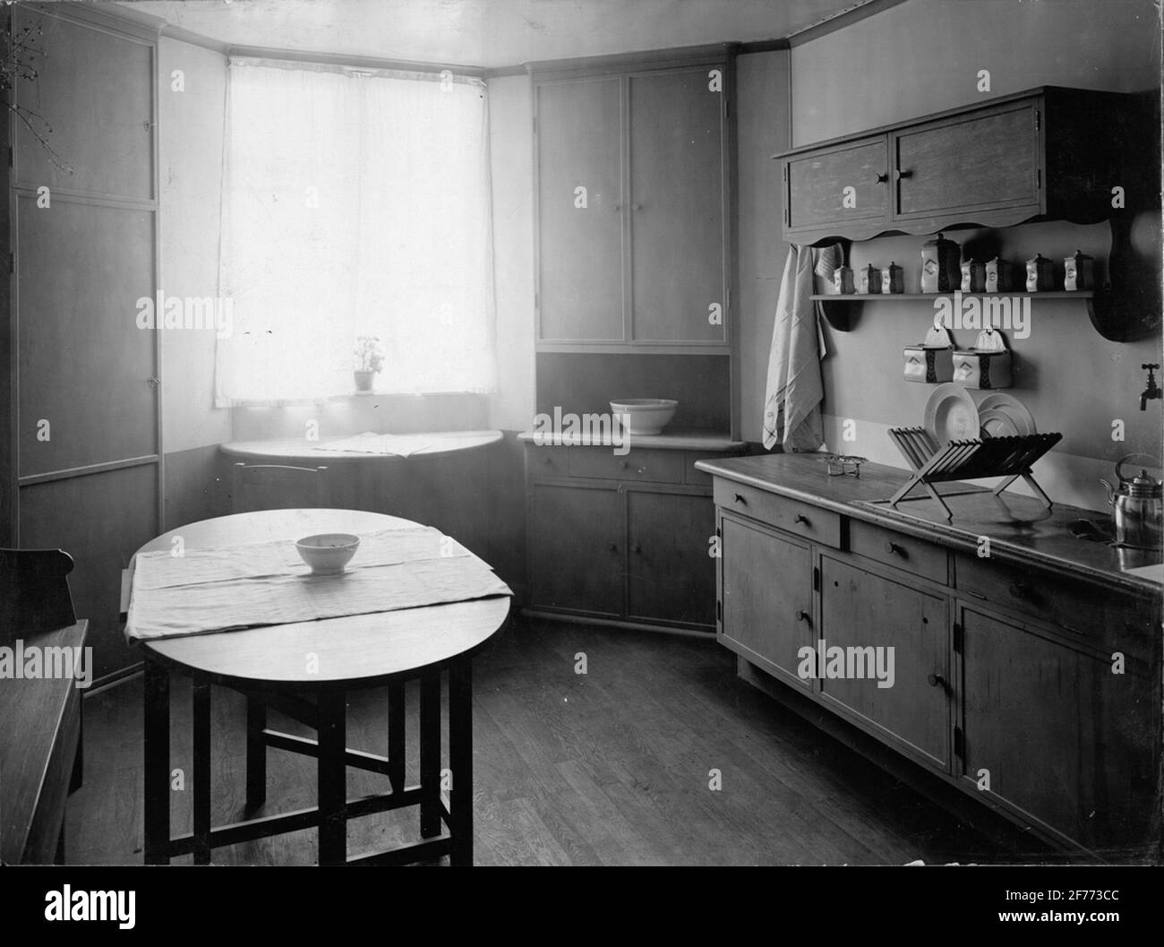 Building and Bo Exhibition at Lililyvalchs 1922. Kitchen interior Stock ...