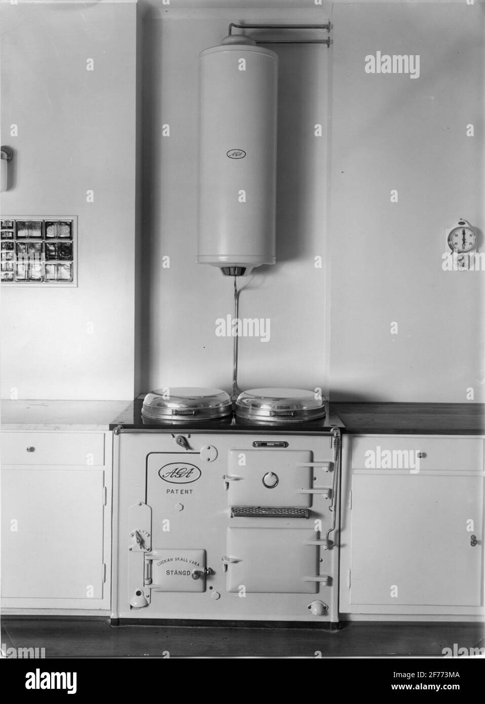 Traditional kitchen interior stove Black and White Stock Photos ...