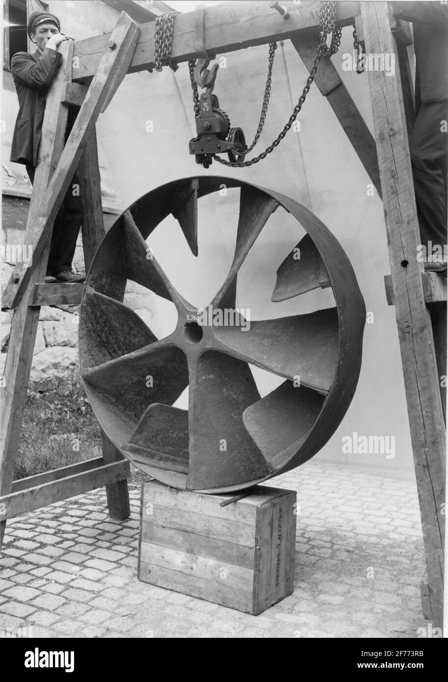 1 75 m Black and White Stock Photos & Images - Alamy