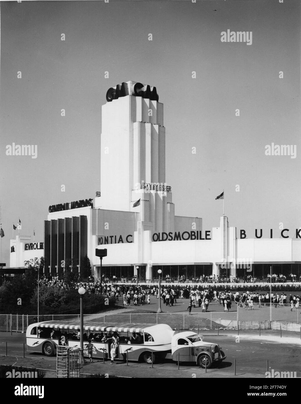 World exhibition in Chicago 1933. General Motors large exhibition ...
