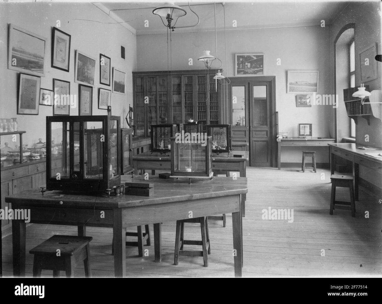 Royal institute Black and White Stock Photos & Images - Alamy