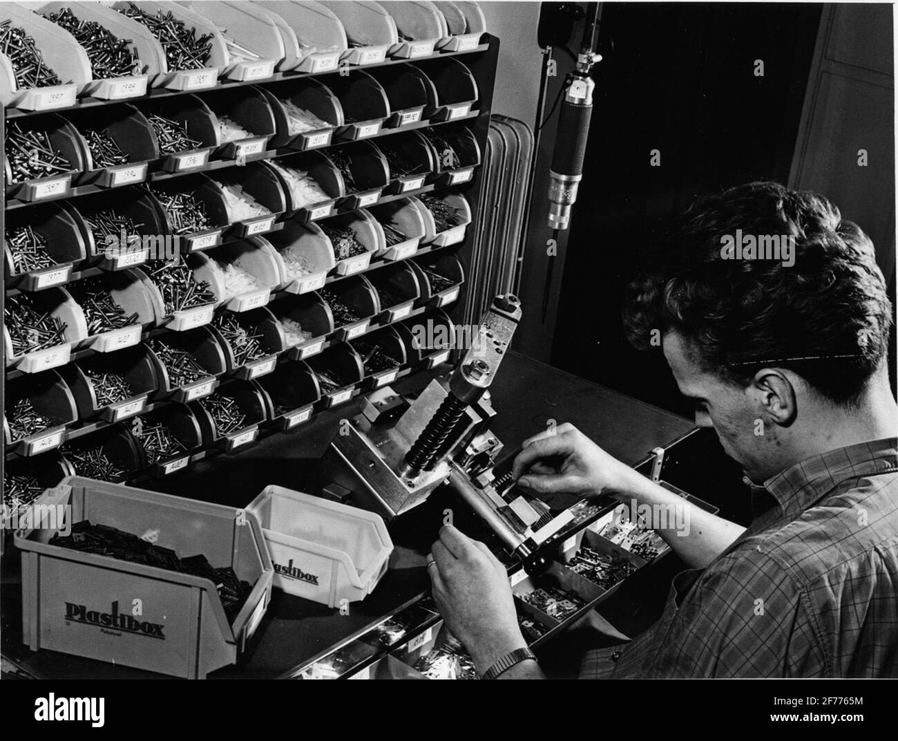 Standard radio factory in Ulvsunda, Stockholm. Mounting firing group ...