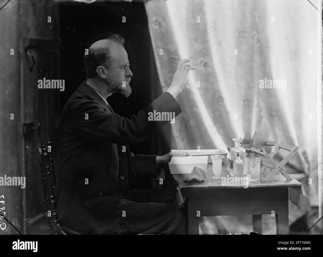 Portrait of Thorvald Gehrman in its laboratory. Probably self portrait ...