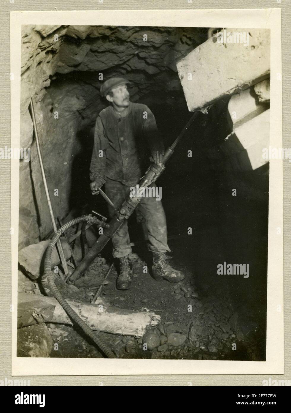 Drilling depth hi-res stock photography and images - Alamy