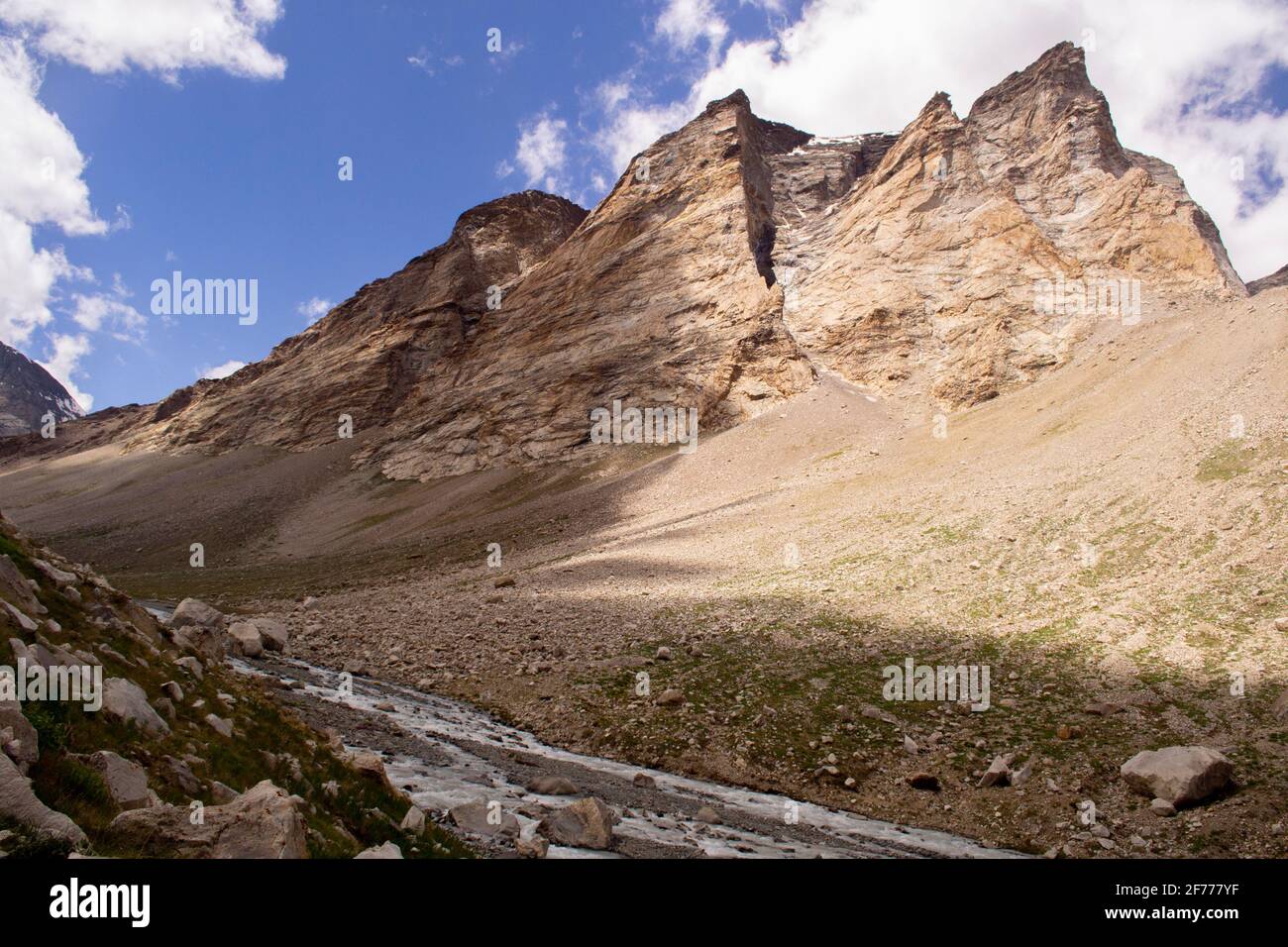 Indian foothill hi-res stock photography and images - Alamy