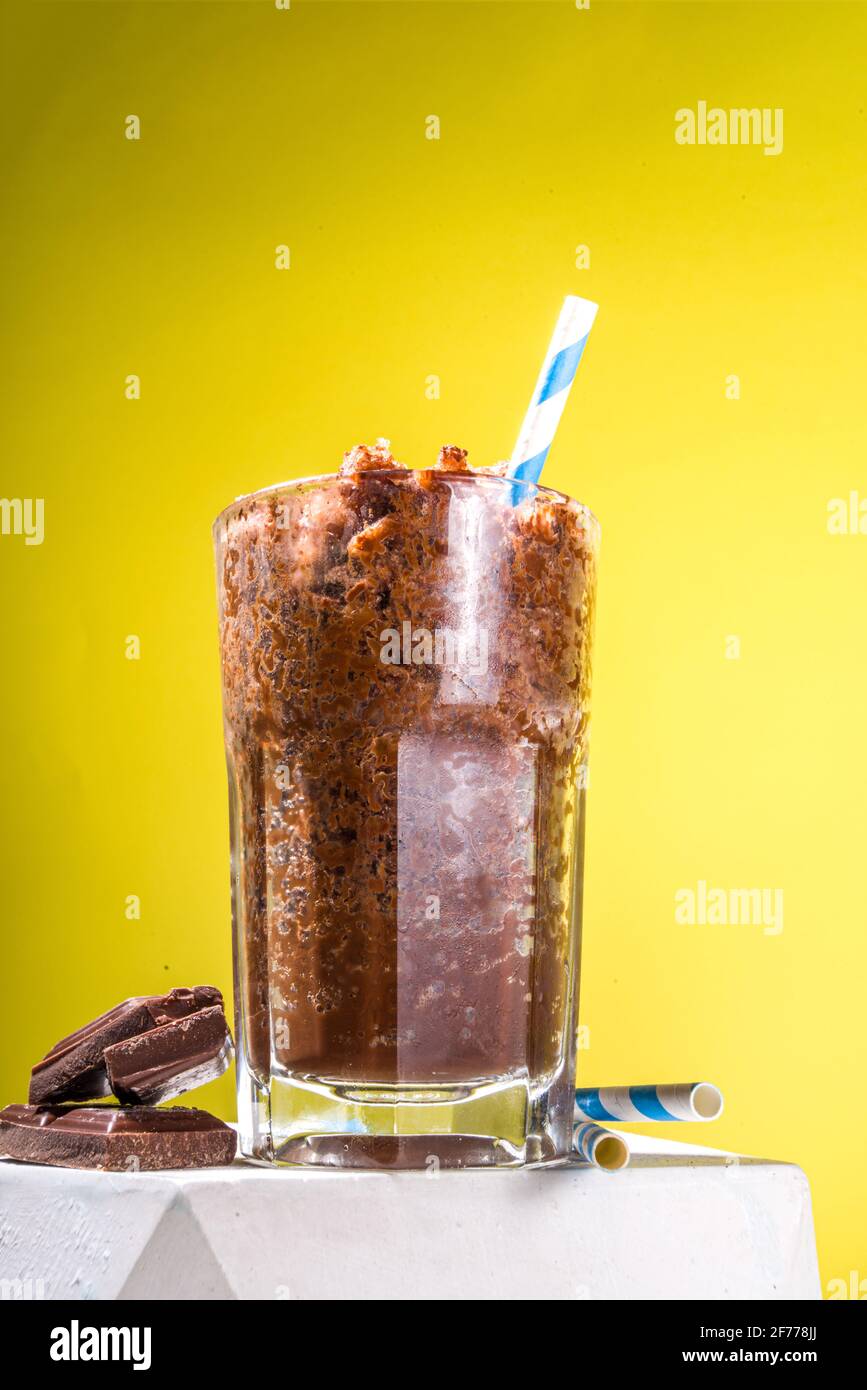 Cooling hot cocoa hi-res stock photography and images - Alamy