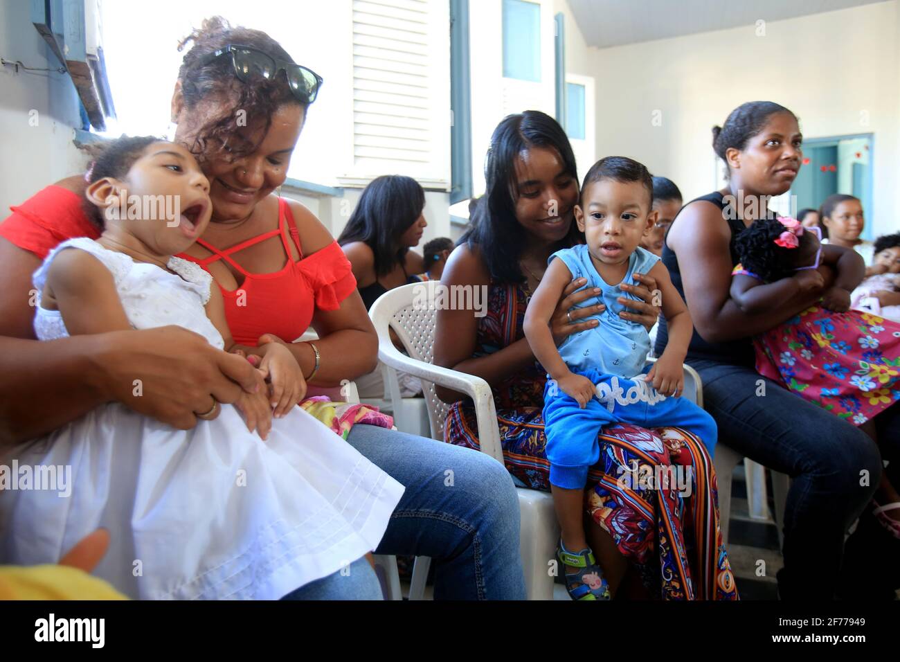Newborn child microcephaly hi-res stock photography and images - Alamy