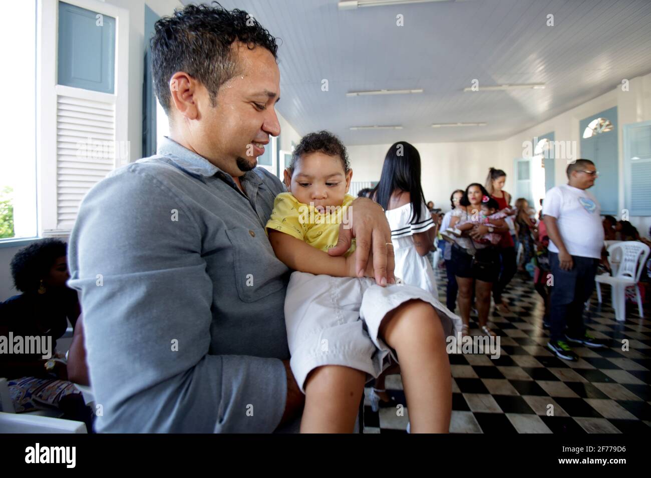 Newborn child microcephaly hi-res stock photography and images - Alamy