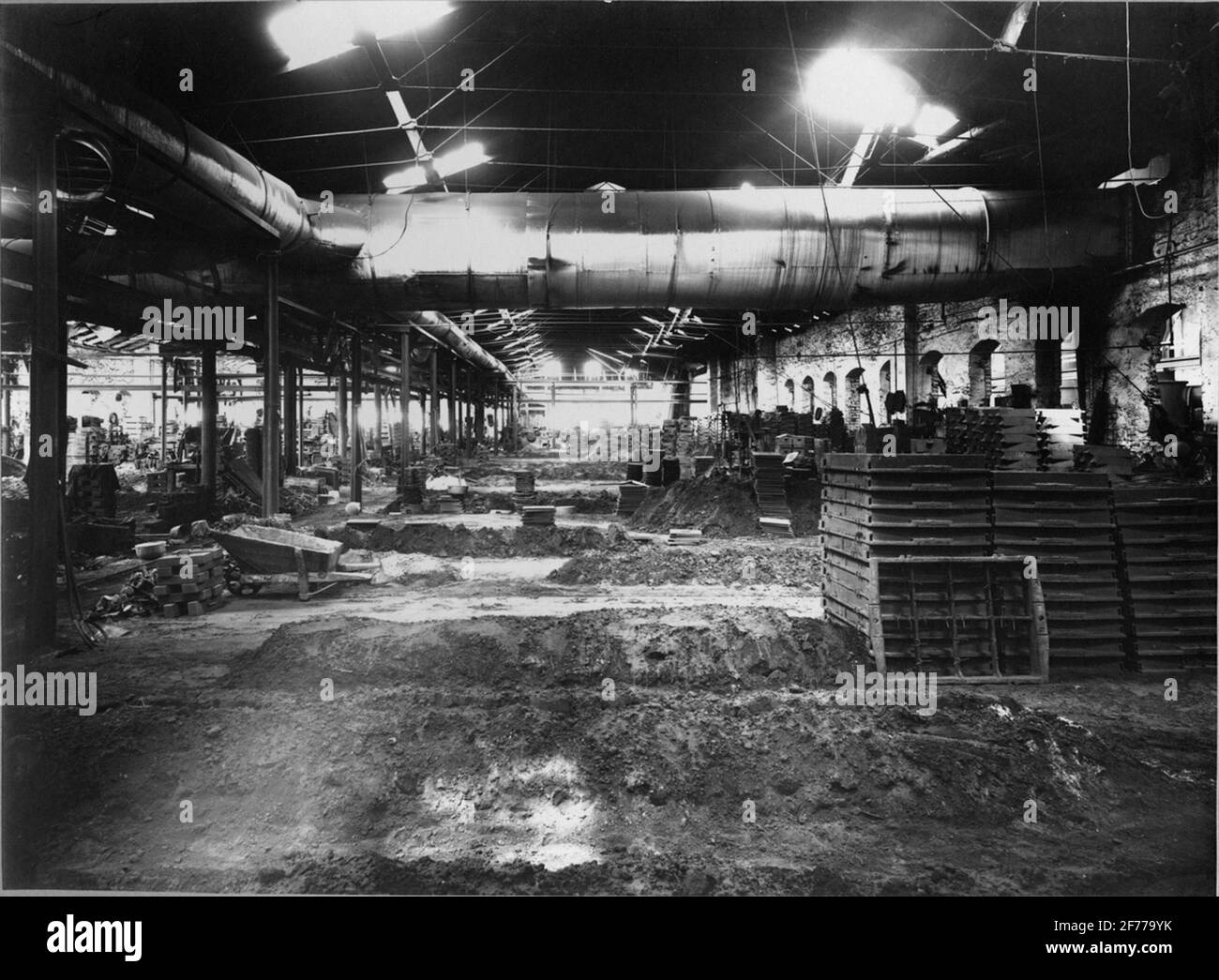 Weapon factory hi-res stock photography and images - Alamy