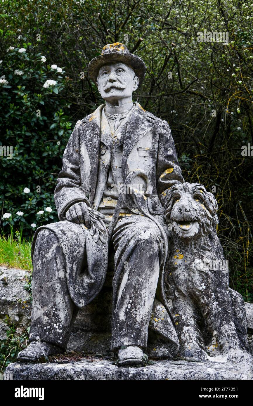 Pierre Léon Boissin statue, Viviers, Ardeche, France Stock Photo - Alamy
