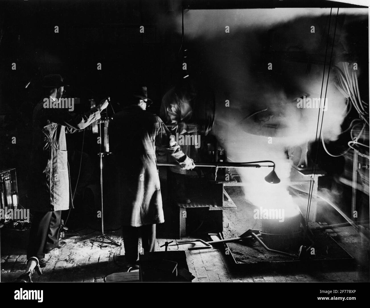 Radioactive material sample in hi-res stock photography and images - Alamy