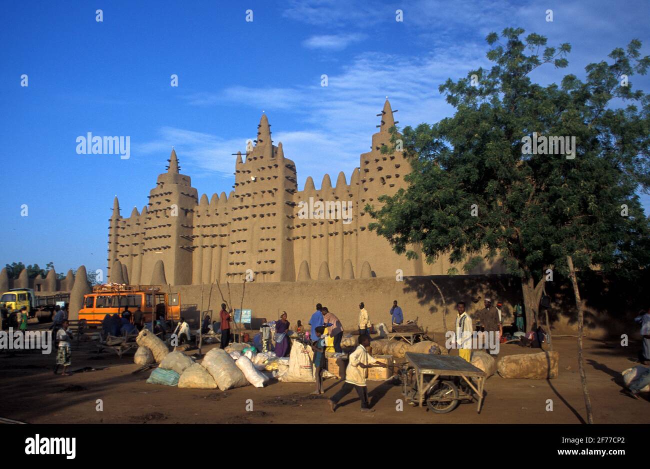 Great Mosque of Djenné, Djenné, Mali Stock Photo - Alamy