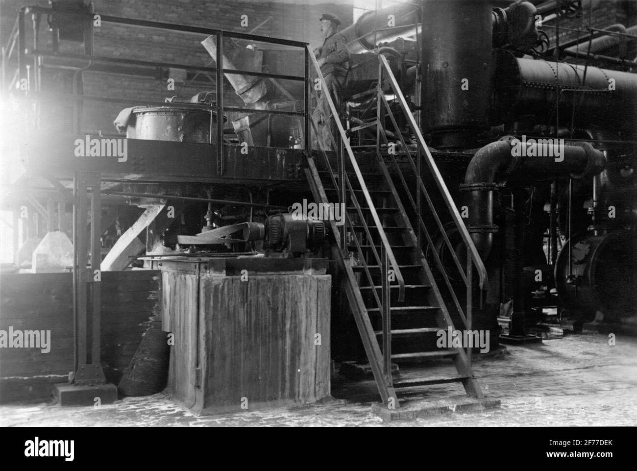 Chemical factory production ammonia hi-res stock photography and images ...