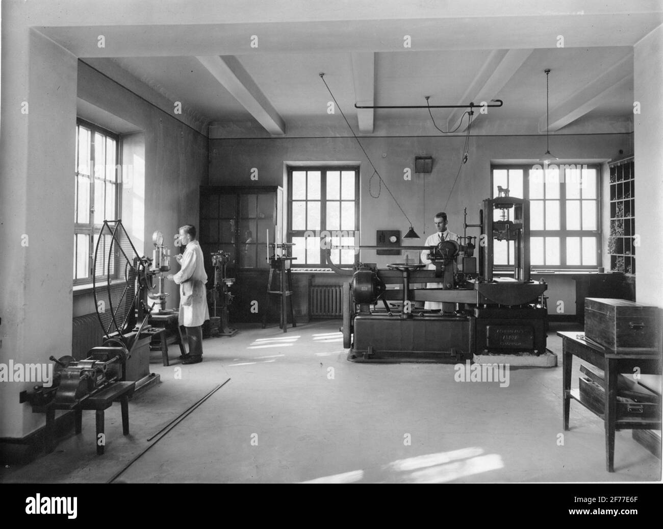 Metallographic laboratory hi-res stock photography and images - Alamy