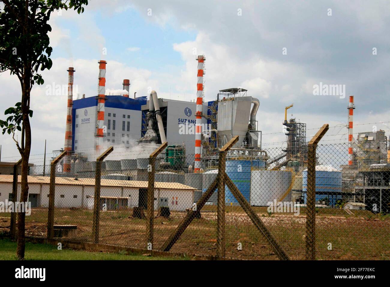 MUCURI, BAHIA / BRAZIL - June 16, 2010: Suzano Pulp and Paper mill in ...