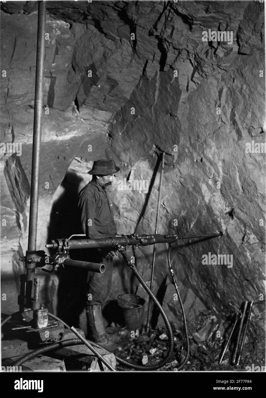 Drilling in Black and White Stock Photos & Images - Alamy