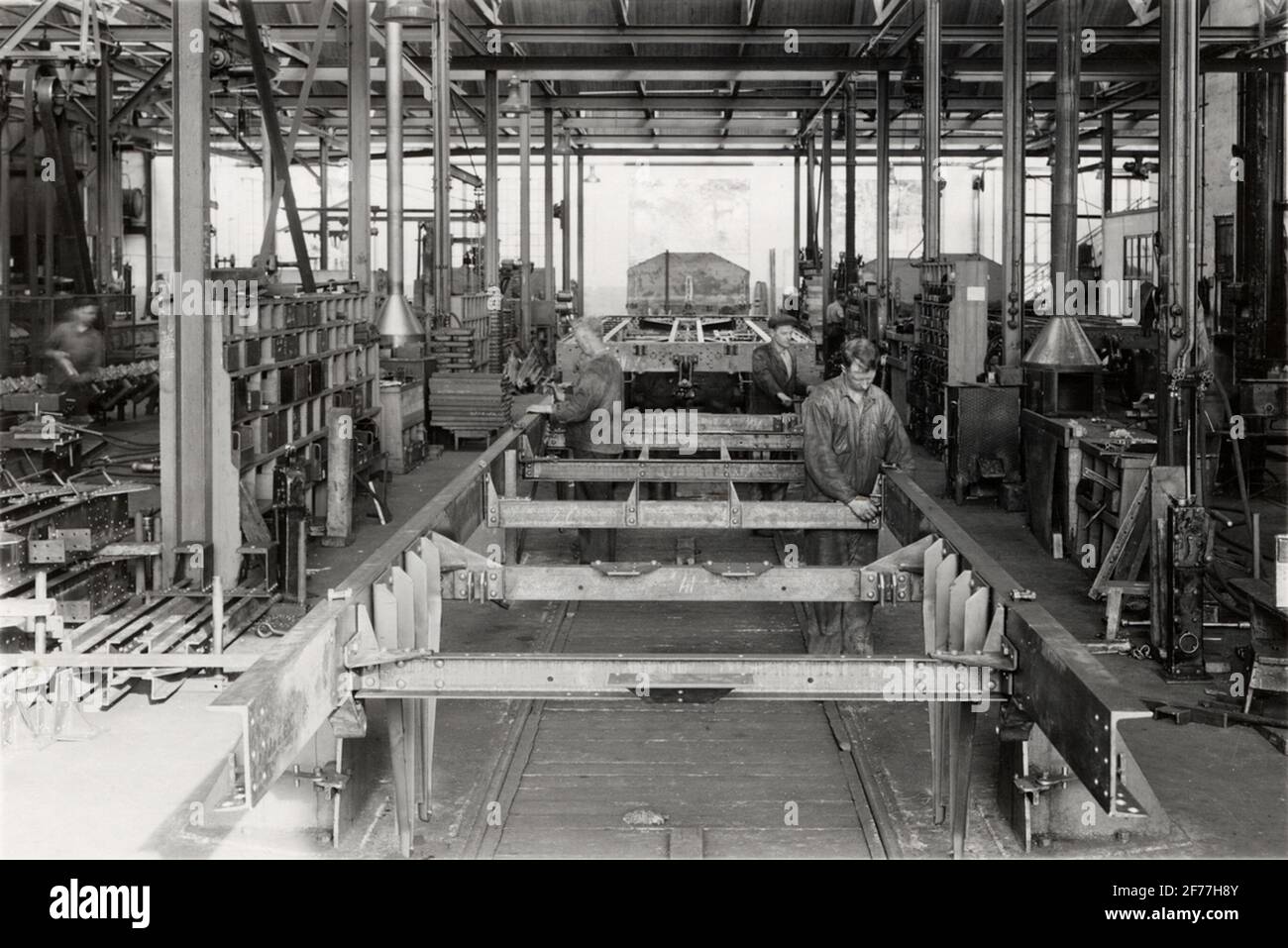 Wagon undercarriage hi-res stock photography and images - Alamy