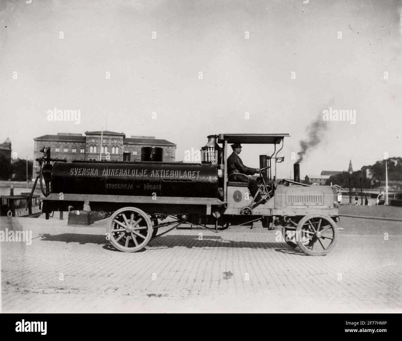 Mechanical trolley hi-res stock photography and images - Alamy