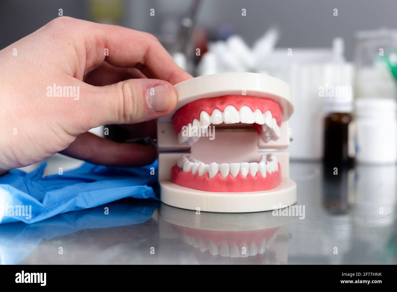 False teeth illustration hi-res stock photography and images - Alamy