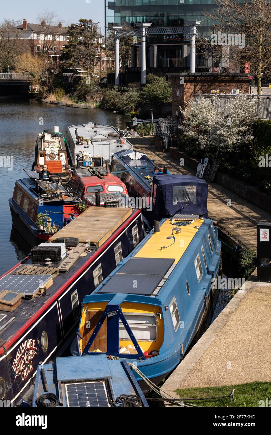 London canals and Kings Cross Stock Photo - Alamy