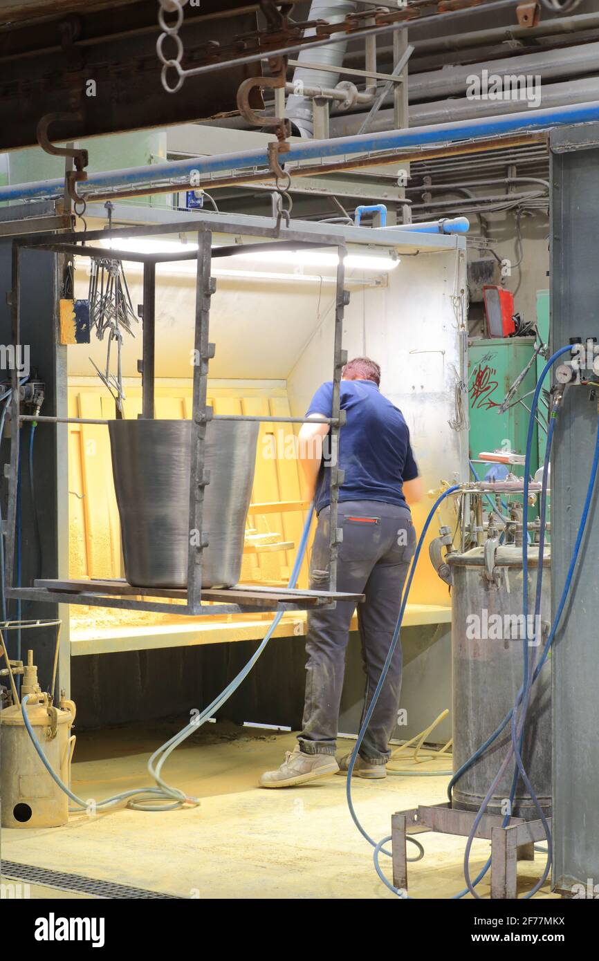 Enameling hi-res stock photography and images - Alamy