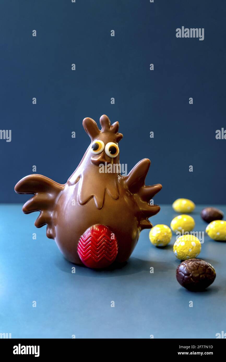 France, Paris, chicken and chocolate Easter eggs Stock Photo - Alamy