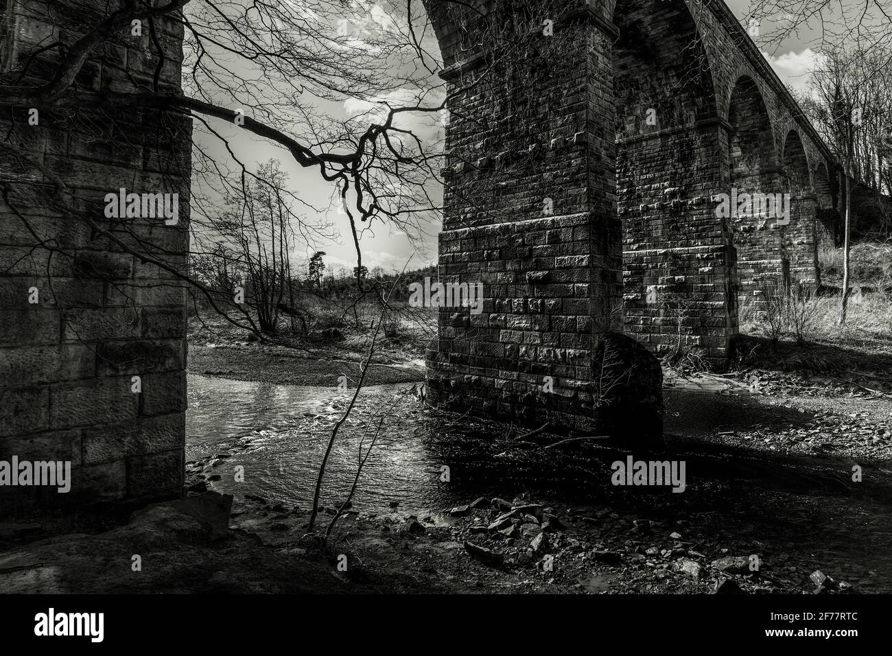 Brick viaduct hi-res stock photography and images - Alamy