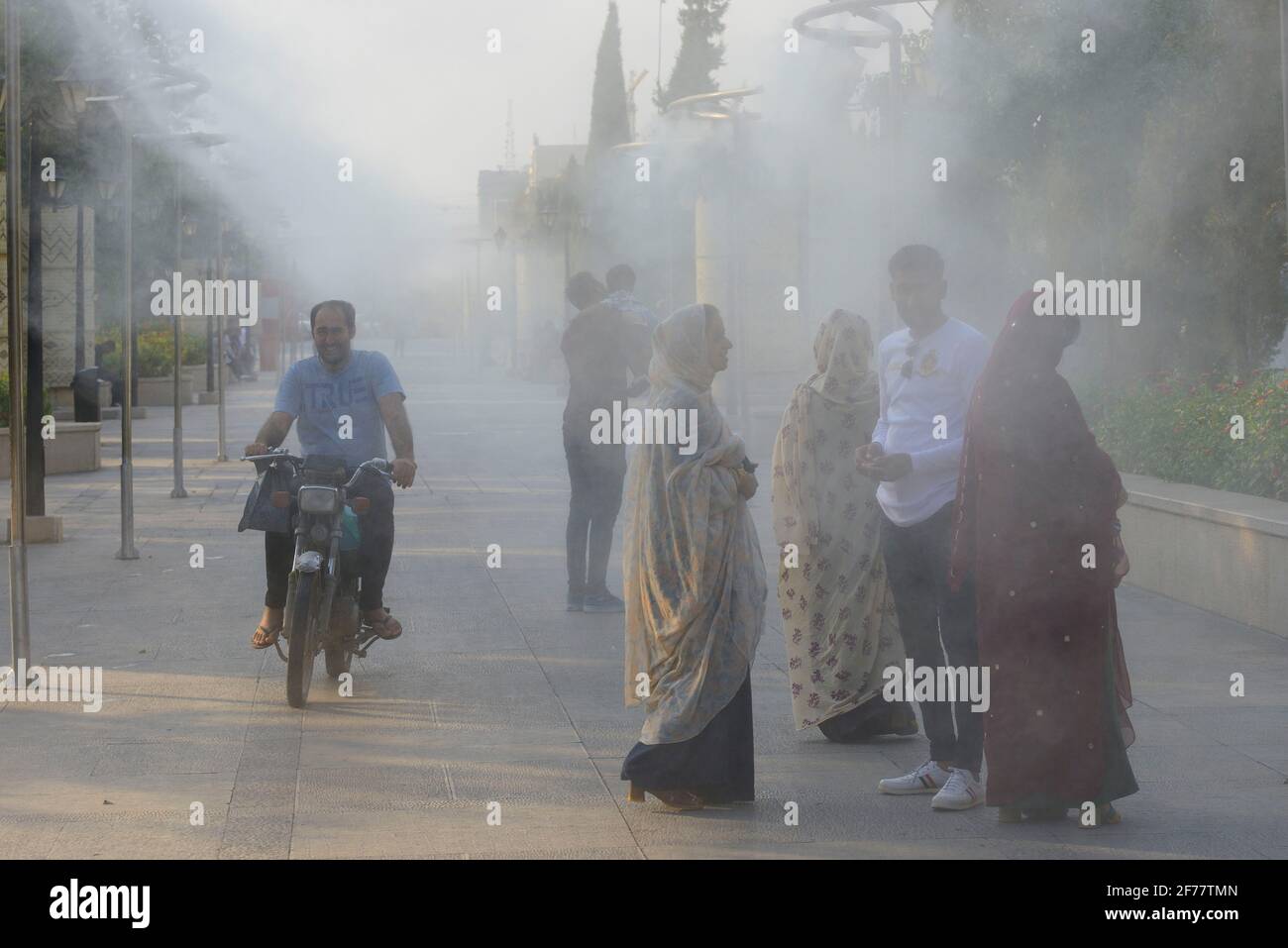 Iran street hi-res stock photography and images - Alamy
