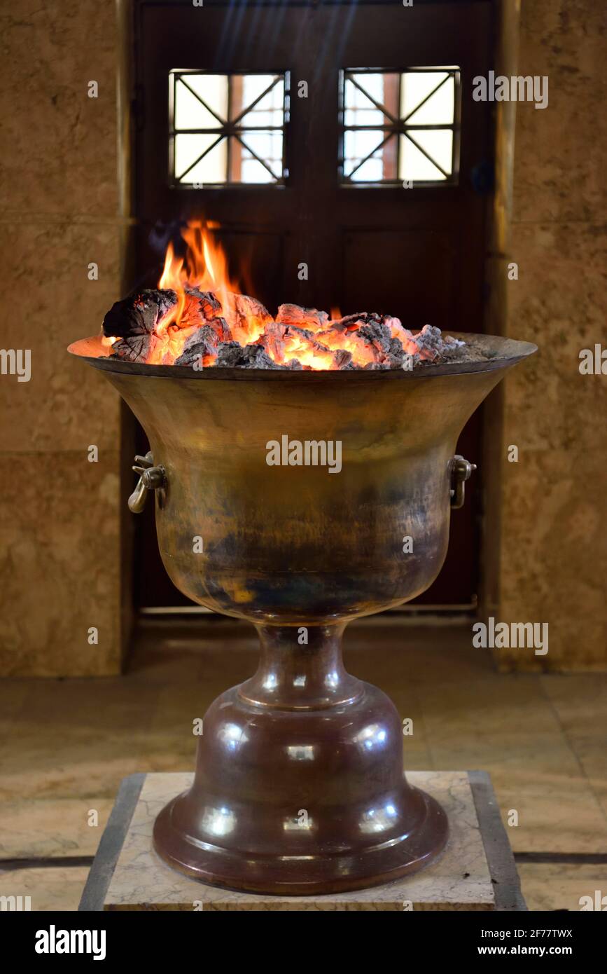 Yazd zoroastrian fire temple hi-res stock photography and images - Alamy