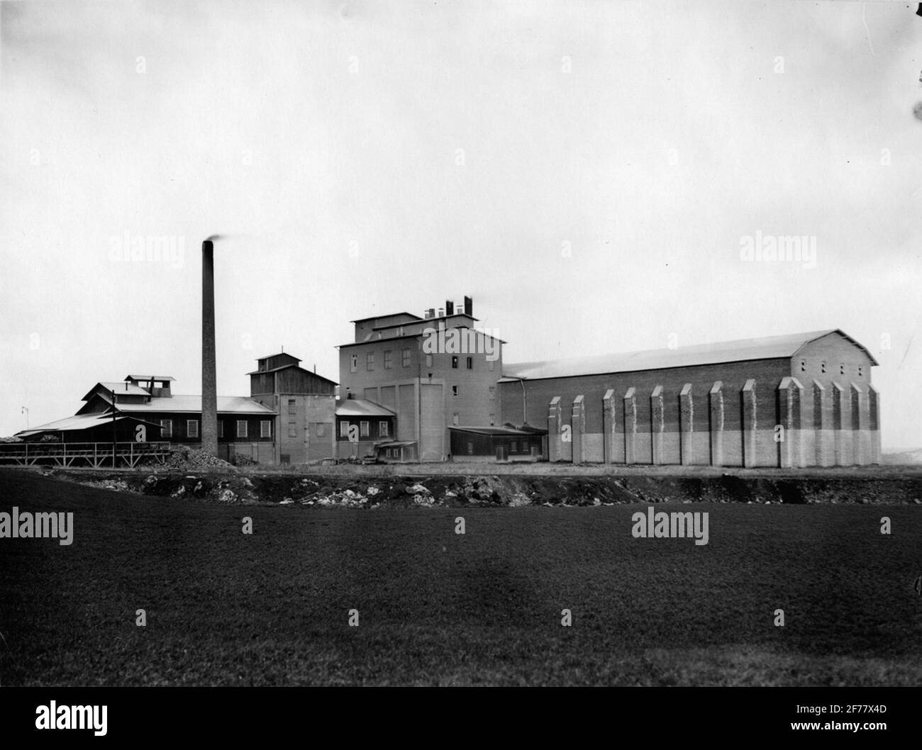 The limited company Gullhead's use. The cement factory from the ...