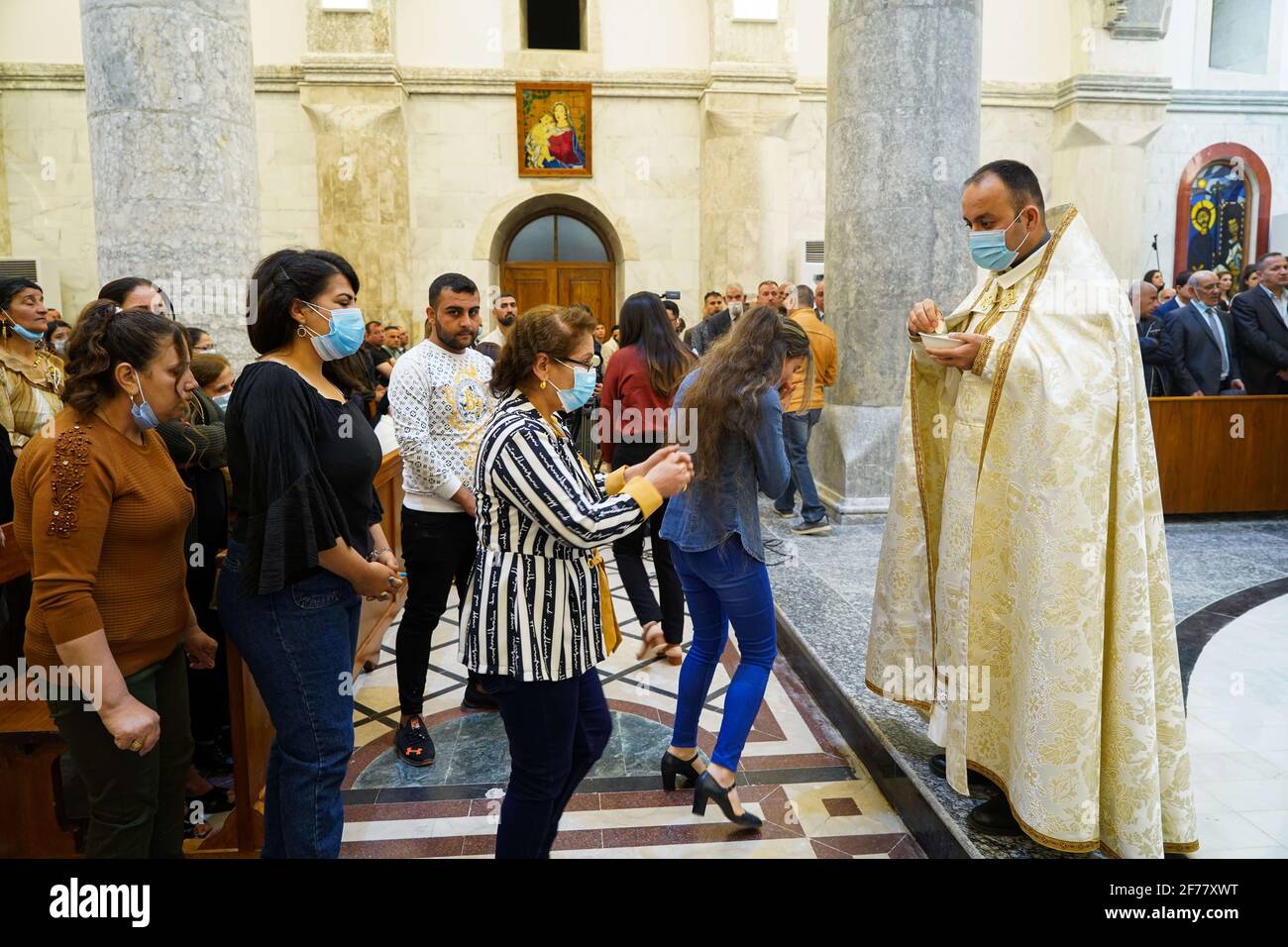 Receive holy communion hi-res stock photography and images - Alamy