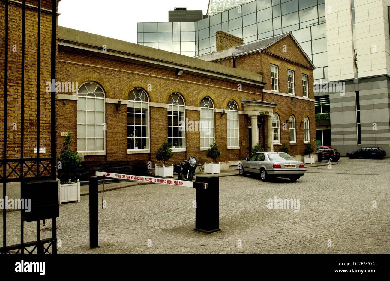 CAYZER HOUSE IN ST KATHERINES DOCKE1 LONDON Stock Photo - Alamy