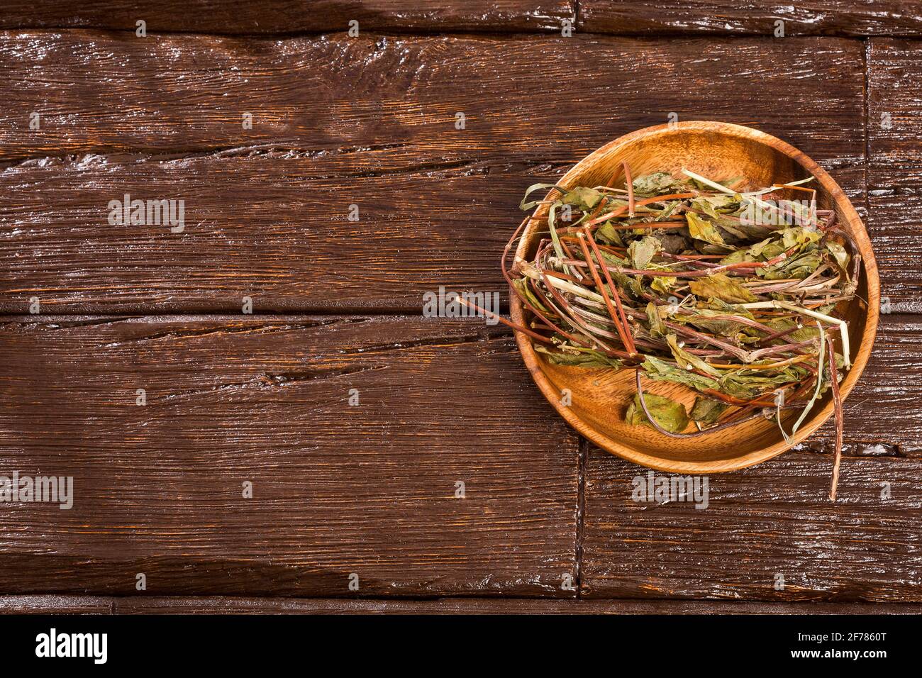 Dry leaves of valerian - Valeriana officinalis. Text space Stock Photo ...