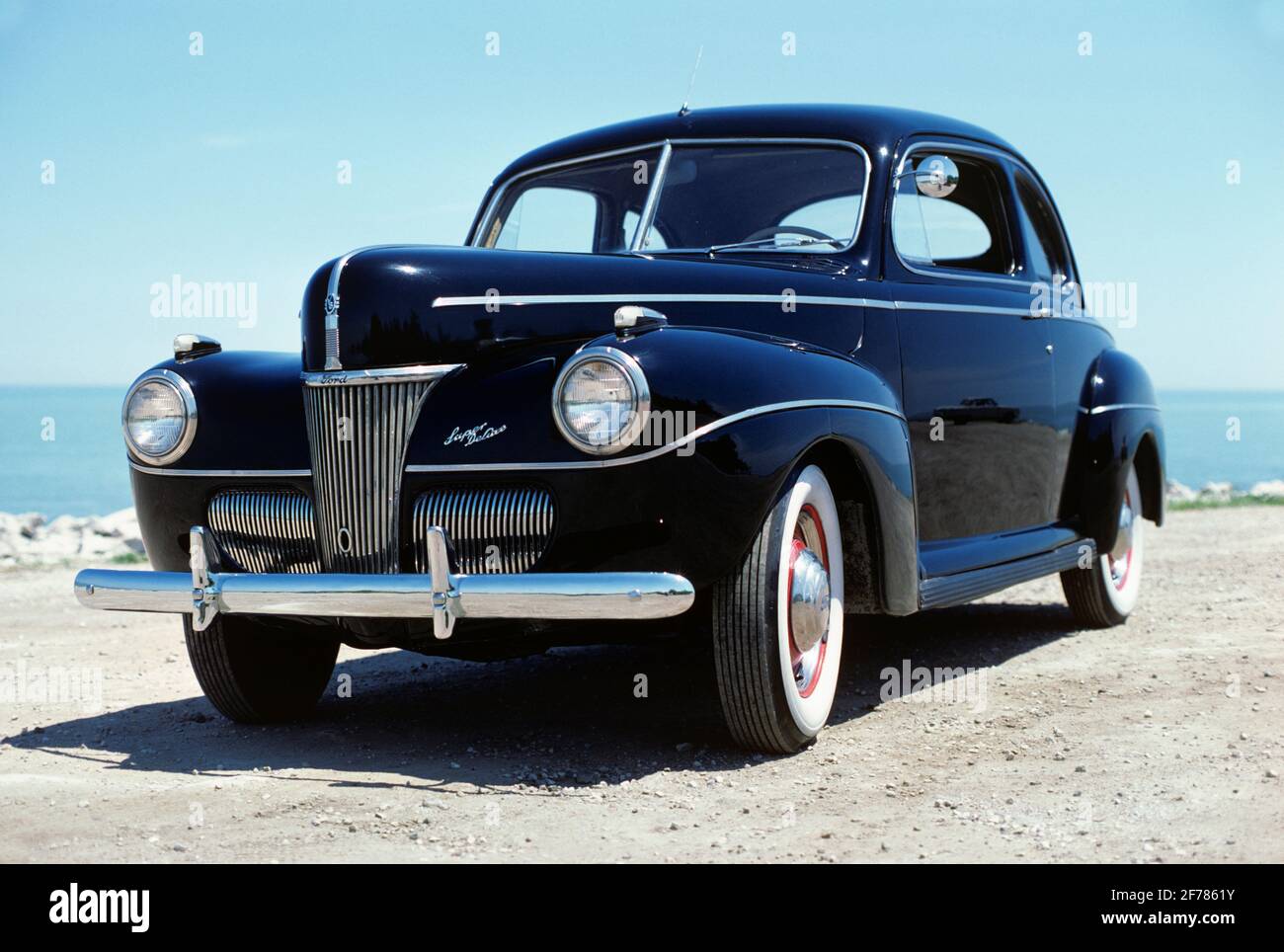 1941 ford deluxe hi-res stock photography and images - Alamy