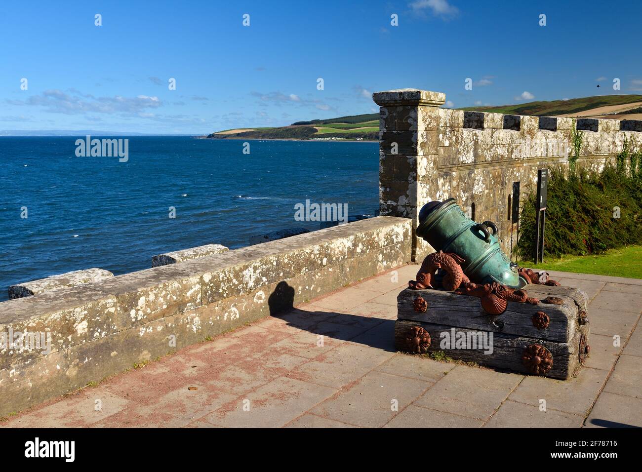 The castle water clock hi-res stock photography and images - Alamy