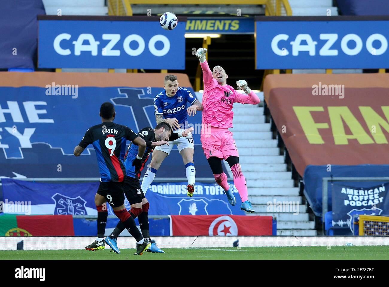 Goalkeeper punching ball hi-res stock photography and images - Alamy