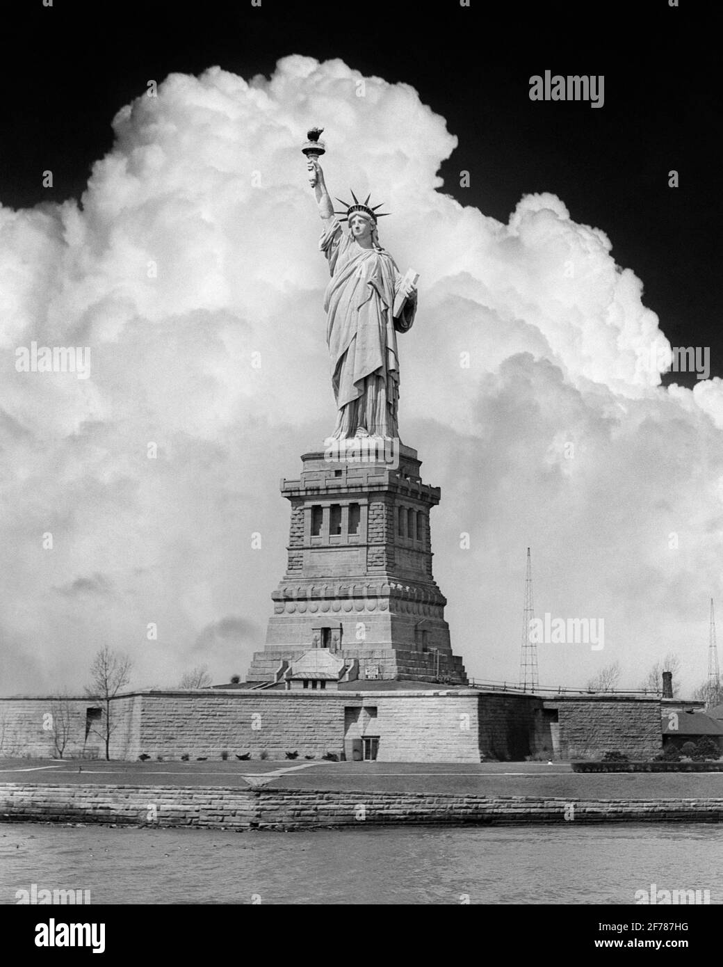 Gustave eiffel statue of liberty hi-res stock photography and images ...