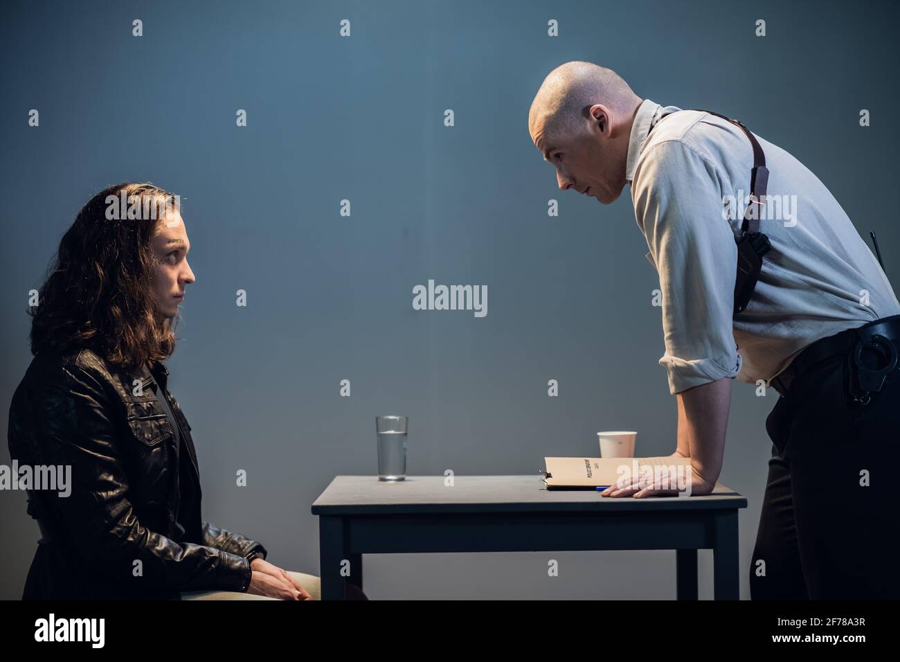 Witness interview room hi-res stock photography and images - Alamy