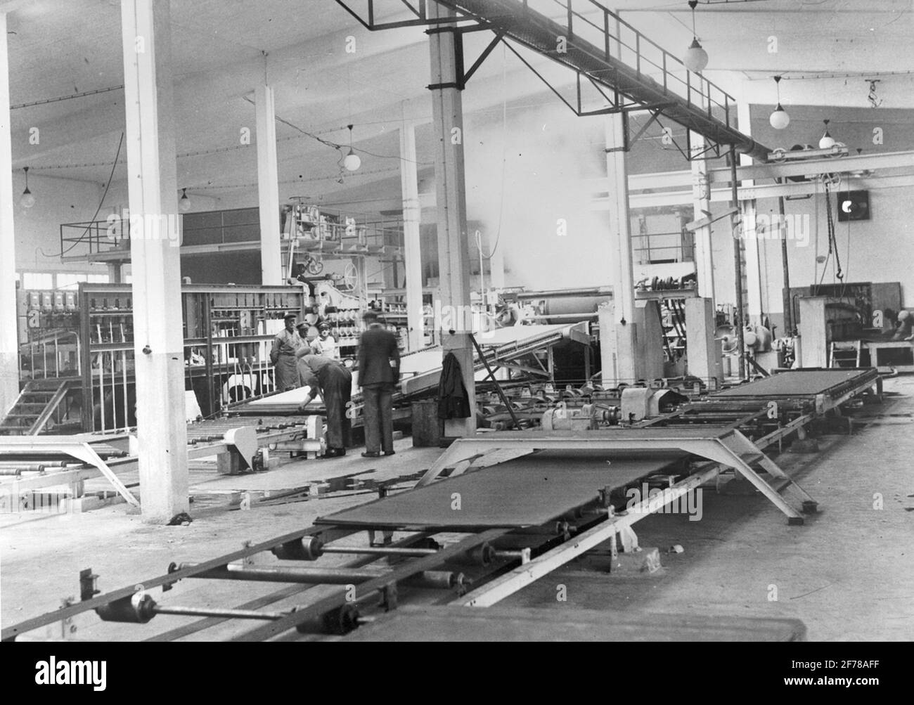 Scale of manufacturing processes hi-res stock photography and images ...