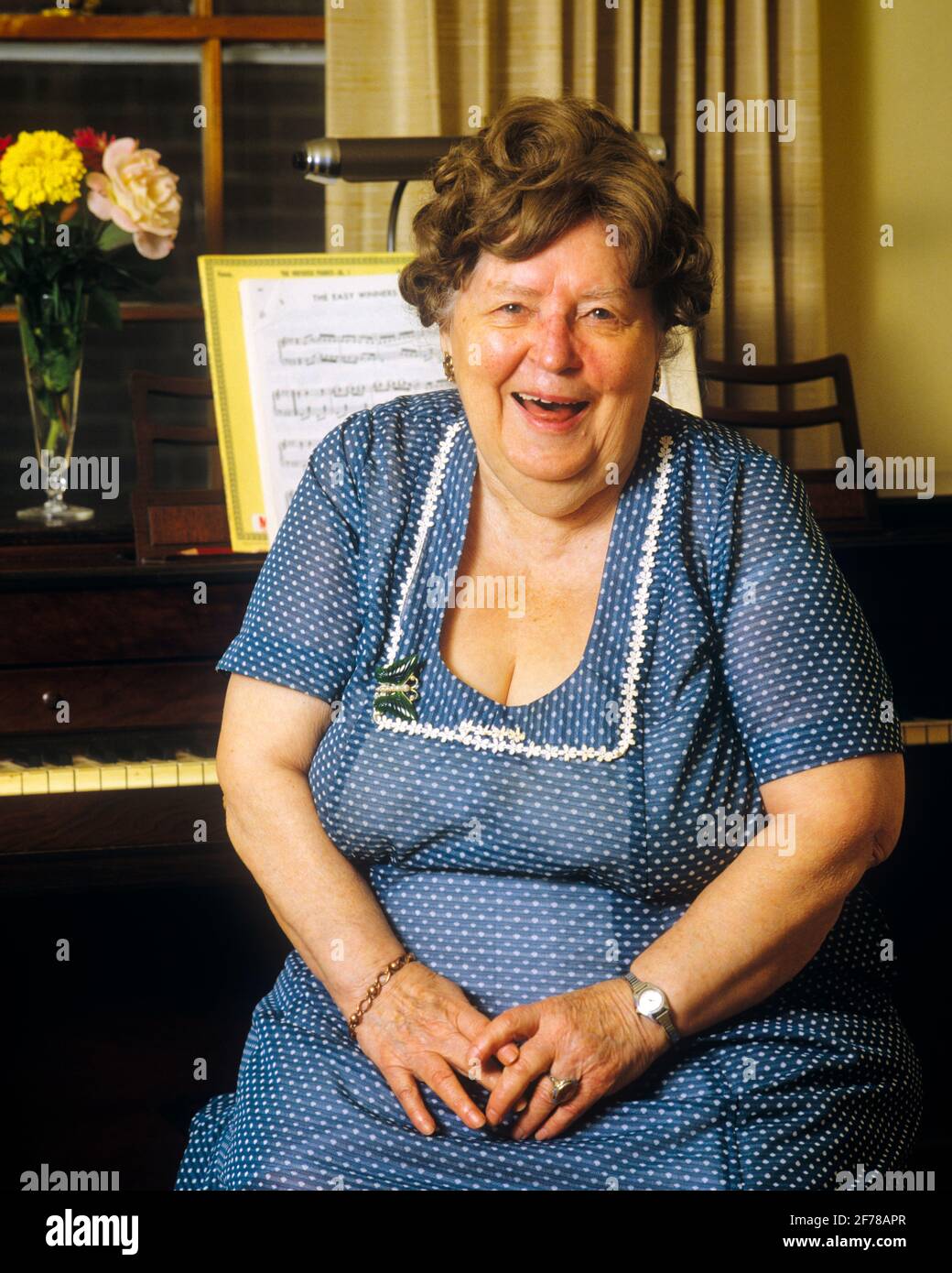 Middle aged woman fat dress hi-res stock photography and images - Alamy