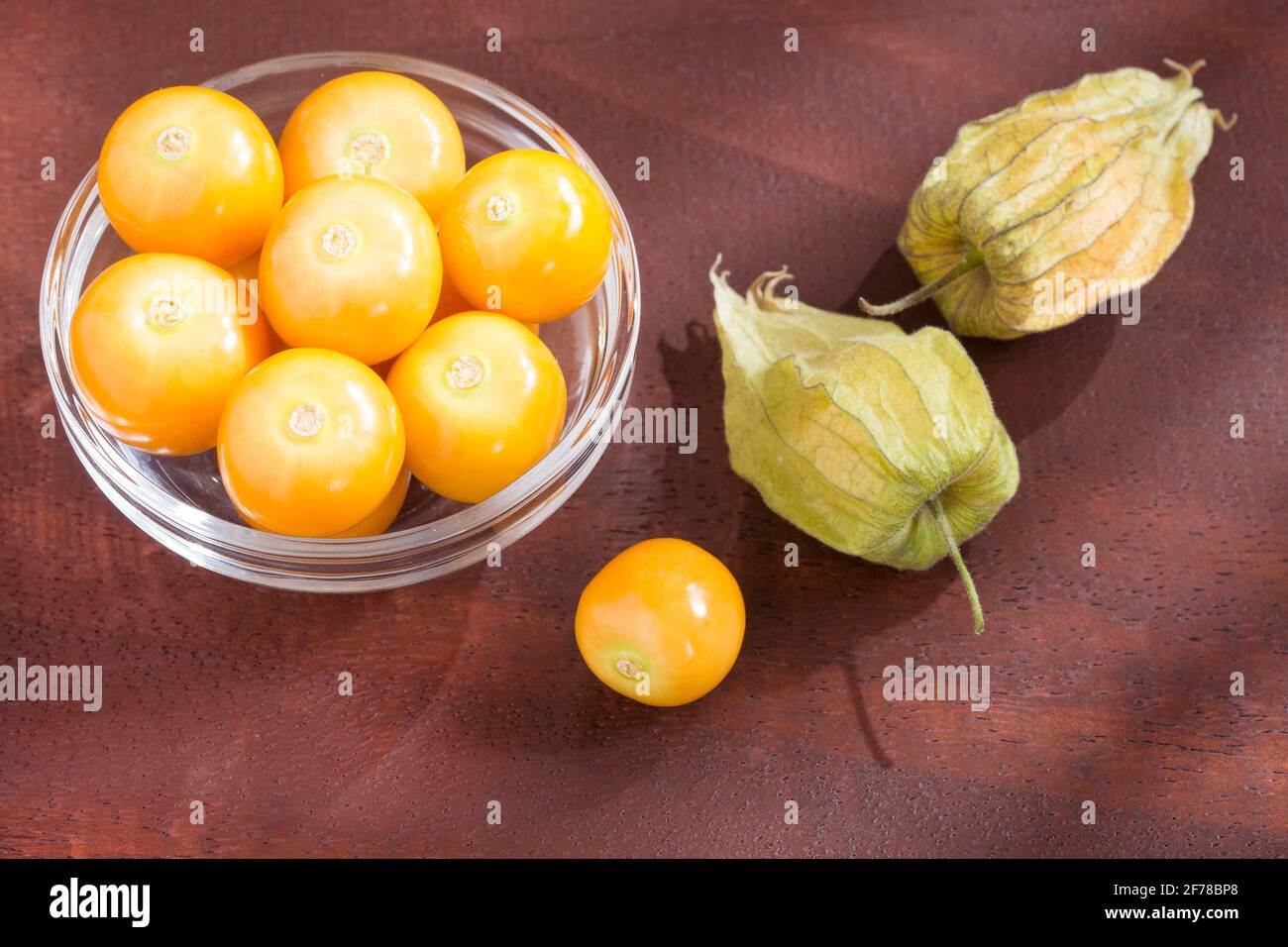 Golden berry, tropical fruit uchuva. top view - Physalis peruviana ...