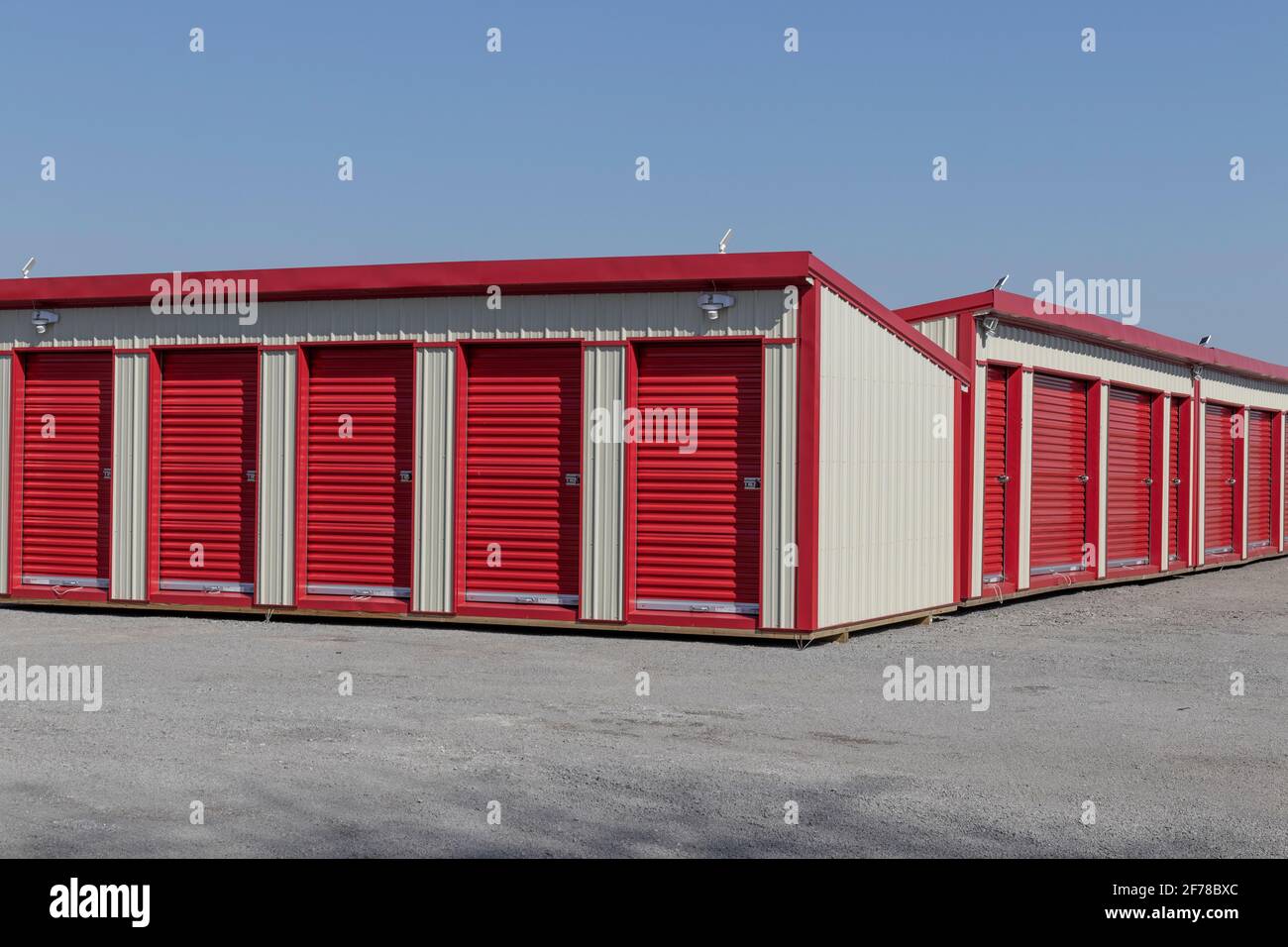 Mini storage hi-res stock photography and images - Alamy