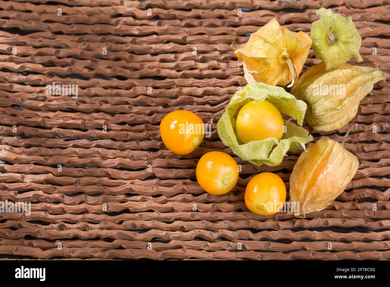 Golden berry, tropical fruit uchuva. top view - Physalis peruviana ...