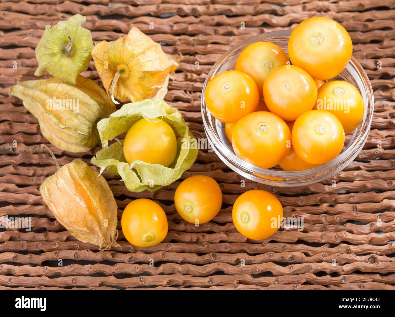 Golden berry, tropical fruit uchuva. top view - Physalis peruviana ...