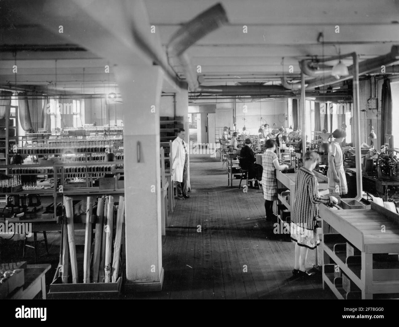Bulb factory hi-res stock photography and images - Alamy