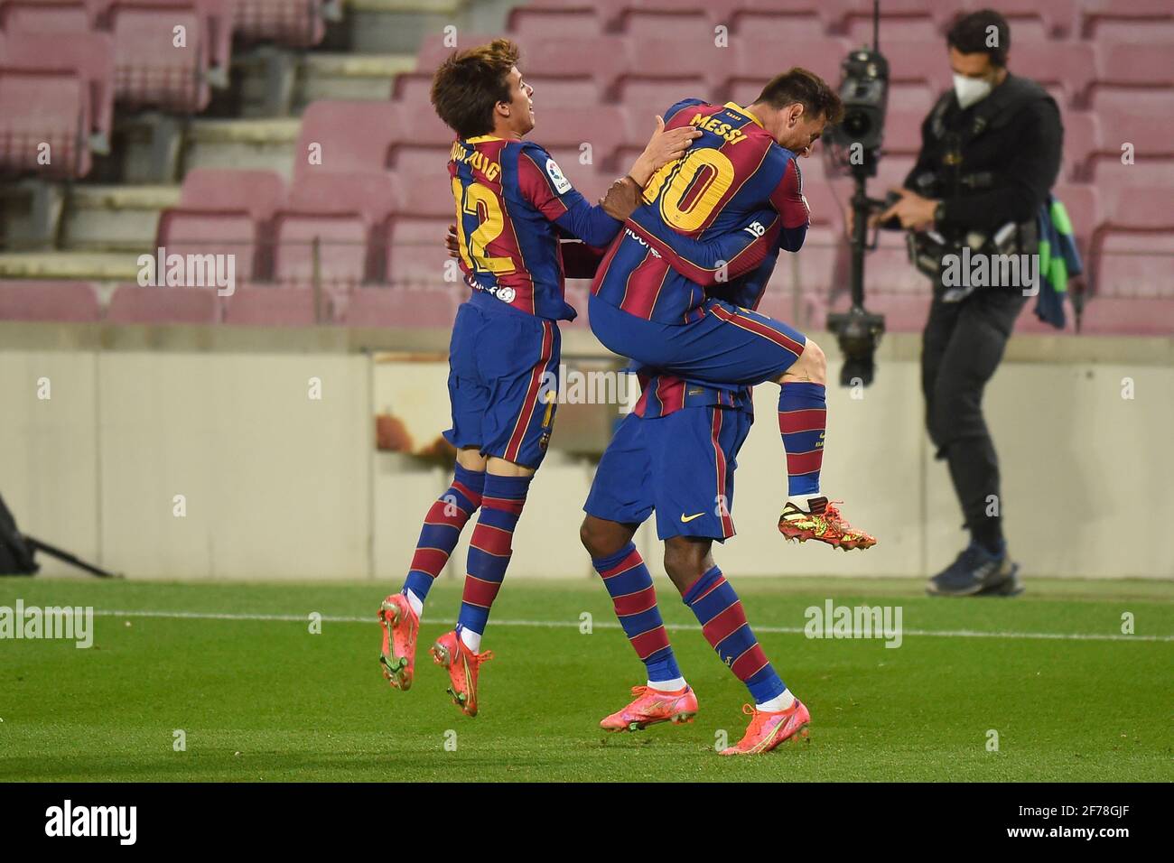 Ousmane Dembele of FC Barcelona celebrates his goal with Lionel Messi ...